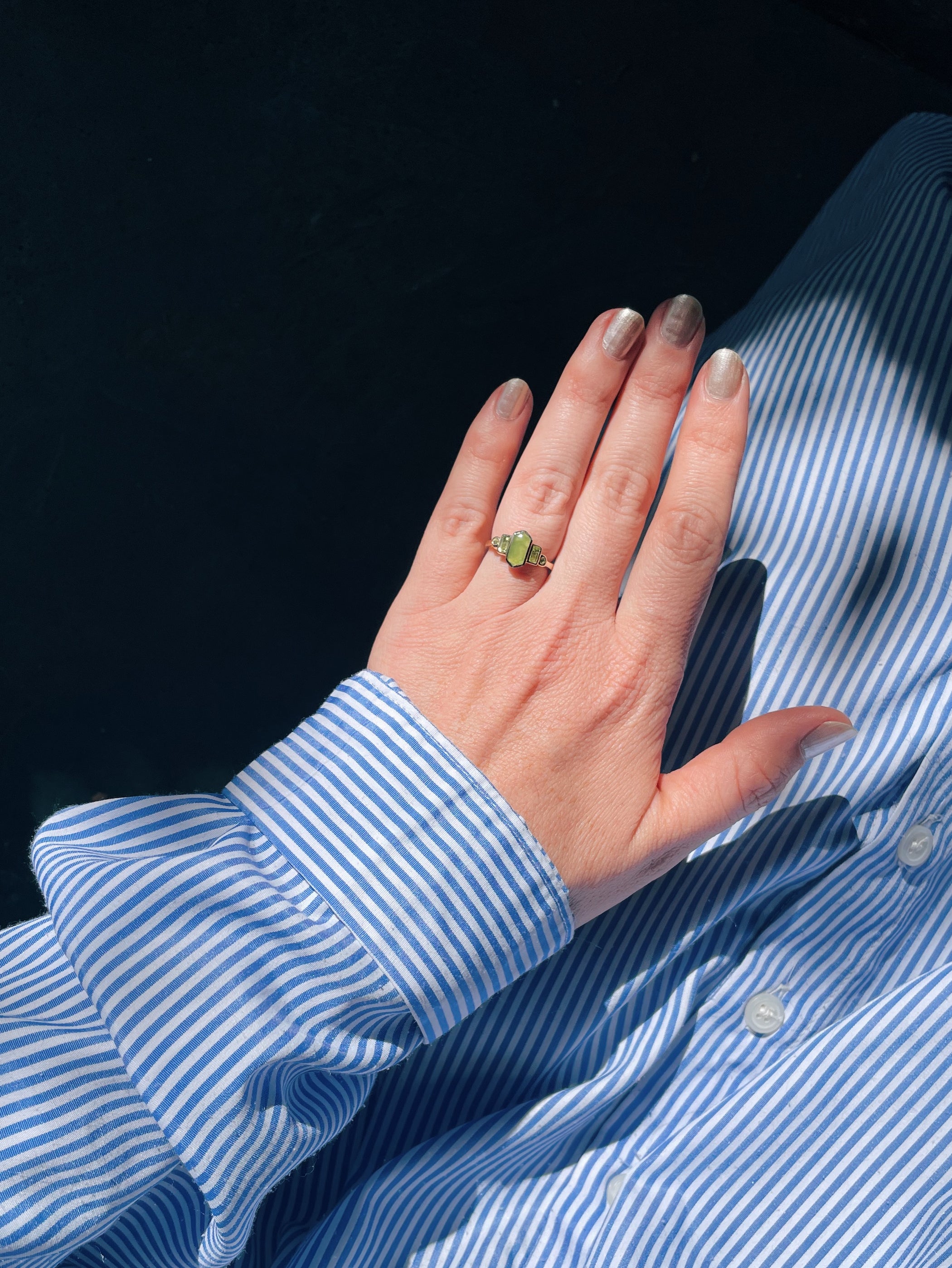 Jade Mirror Mirror – Dear Survivor